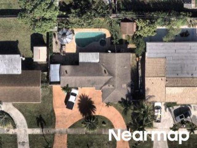 NW 185th St