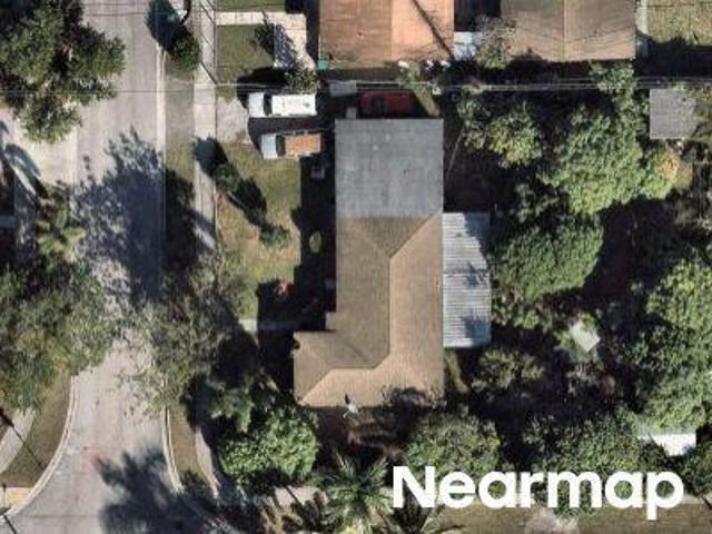 NW 1st Ct