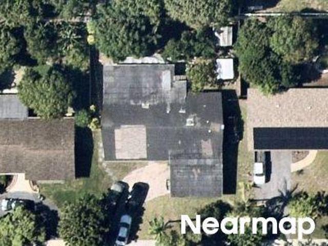 NW 1st St