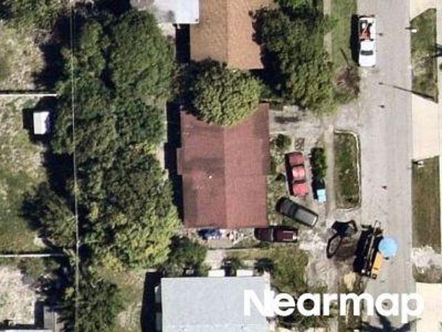 NW 1st St