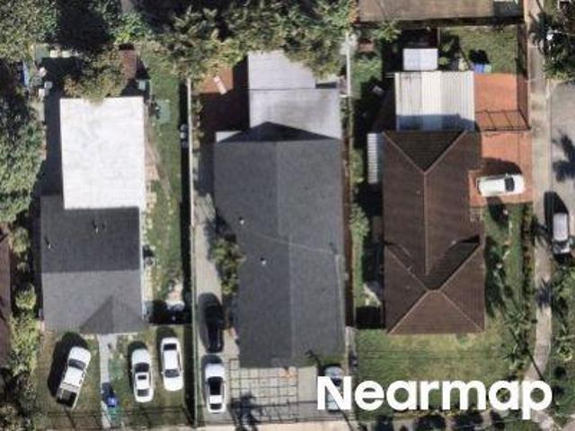 NW 1st St