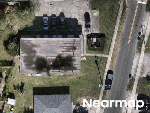 NW 1st St