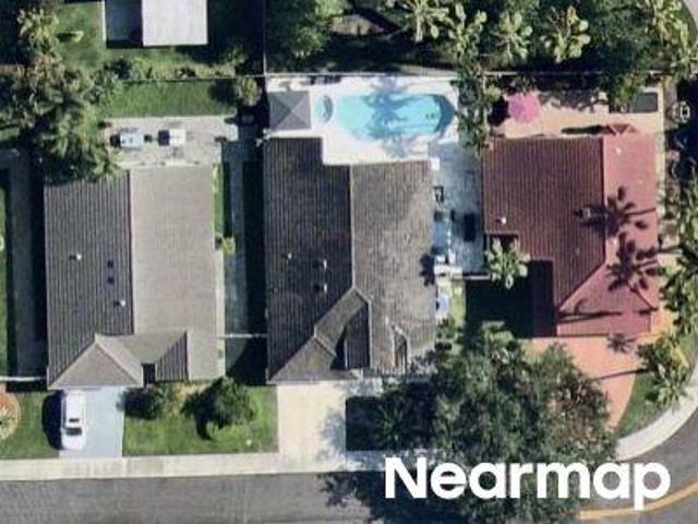 NW 1st St