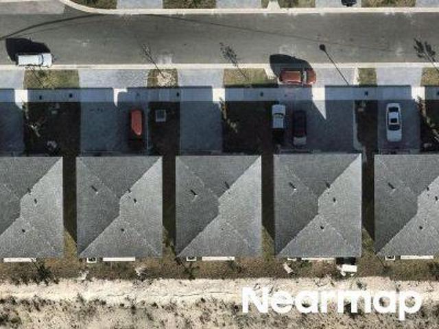NW 1st St