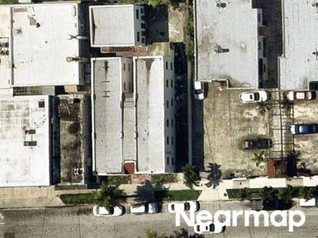 NW 1st St