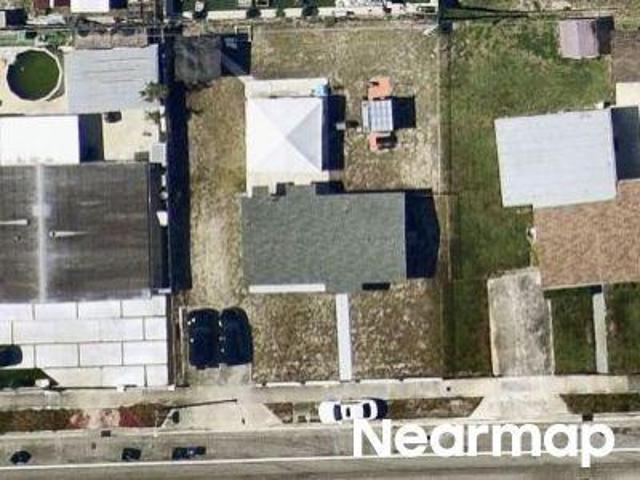 NW 207th St