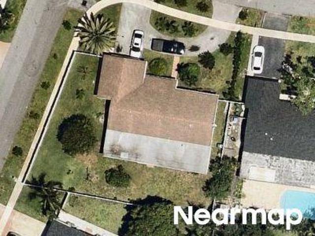 NW 21st St