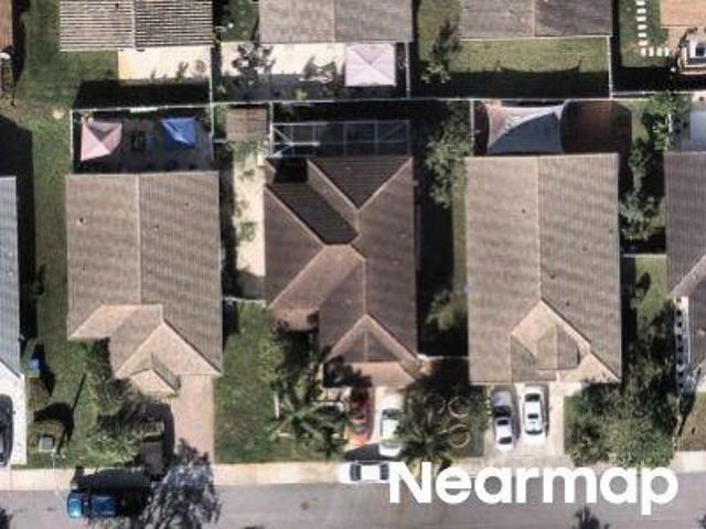 NW 21st St