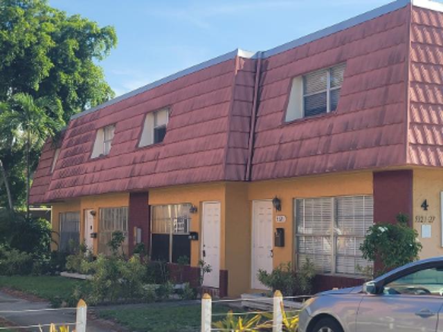 NW 27th St # A4