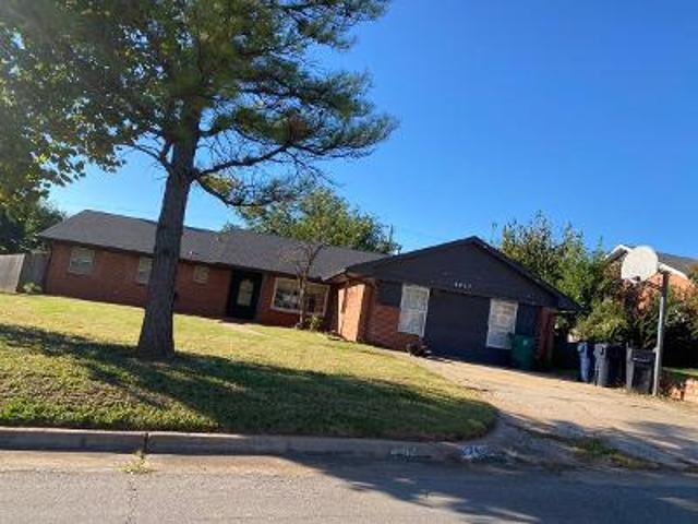 NW 27th St