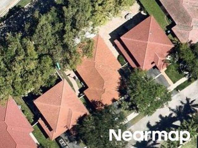 NW 24th St