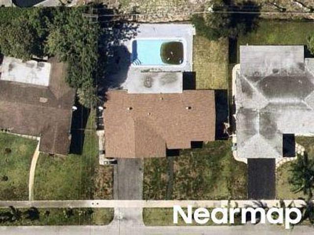 NW 25th St