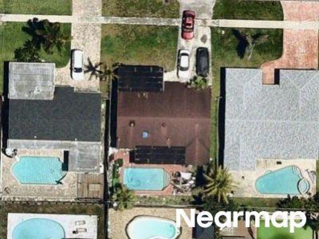 NW 31st St