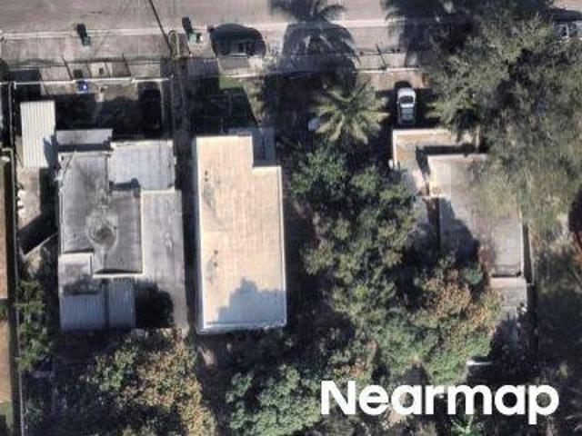 NW 32nd St