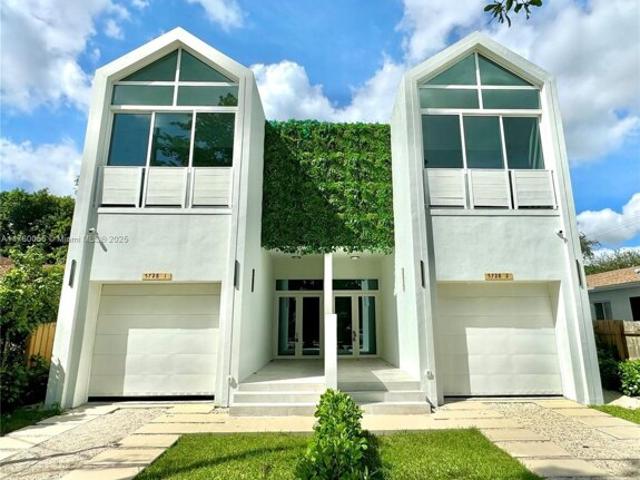 Nw Th Ct Unit Th, Miami, Home For Sale