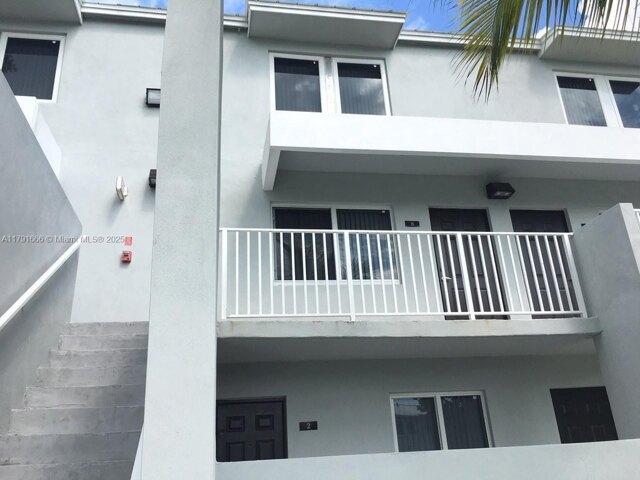 Nw Th Ct Apt,miami, Condo For Sale