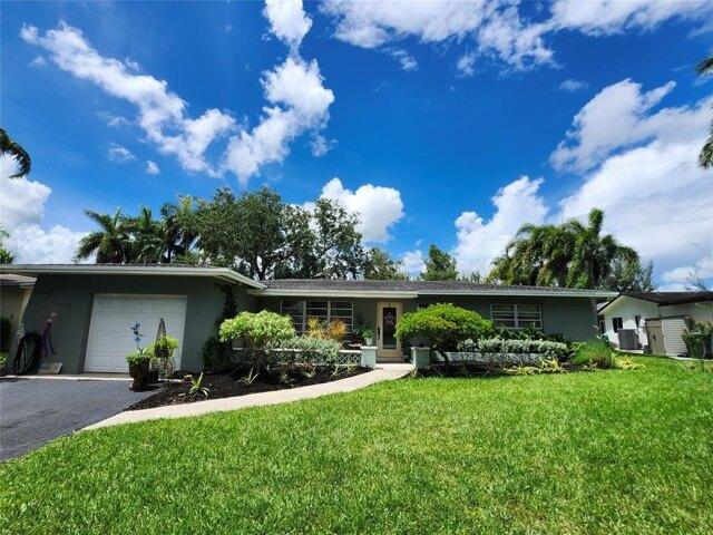 Nw Th Pl, Pembroke Pines, Home For Sale