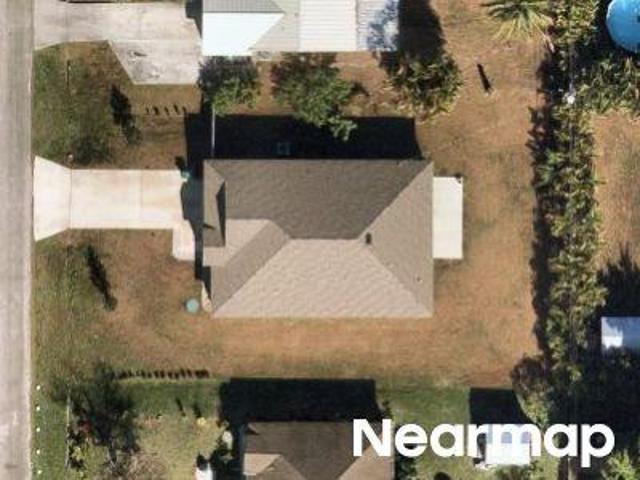 NW Aurora St