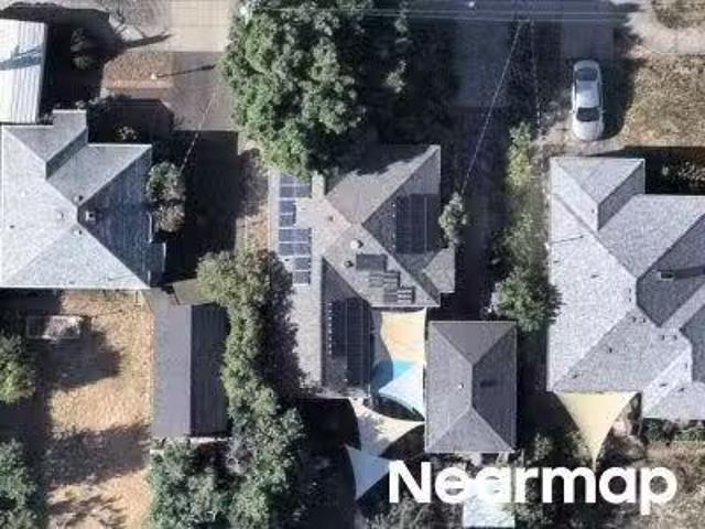 NW Garibaldi St