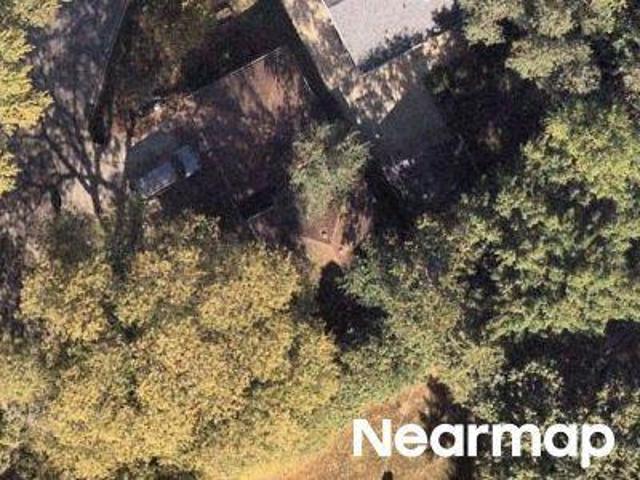 NW Holcomb Dr