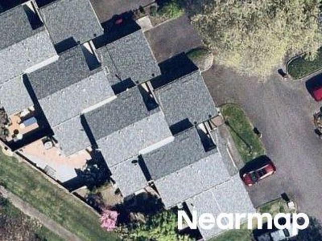 NW Rolling Hill Ln
