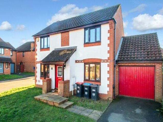 Nuneham Grove, Westcroft, 3 Bedroom Detached