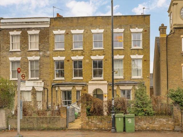 Nunhead Lane, London SE15 2 bed flat to rent £2,100 pcm £485 pw