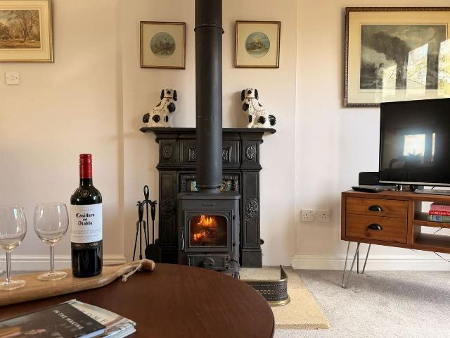 Nunney BA11, 2 bed flat to rent, £1,788 pcm | PrimeLocation