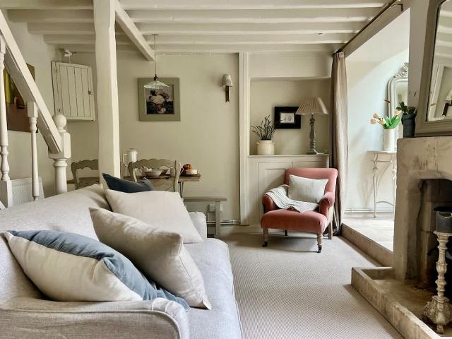 Nunney BA11, 2 bed flat to rent, £2,123 pcm | PrimeLocation