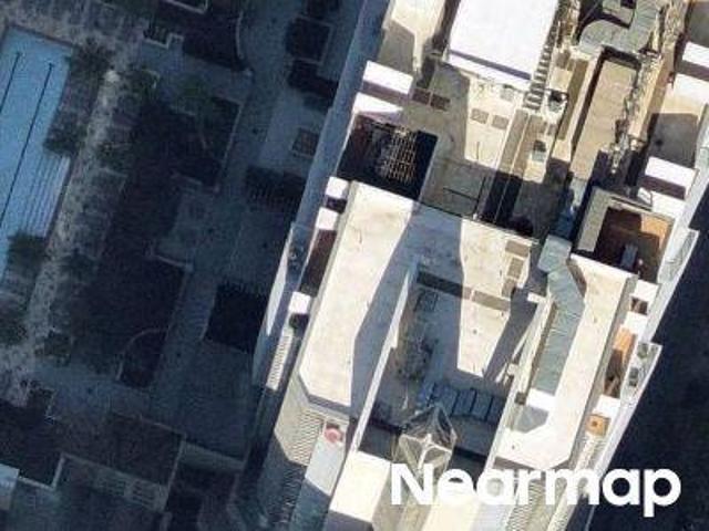 Nueces St