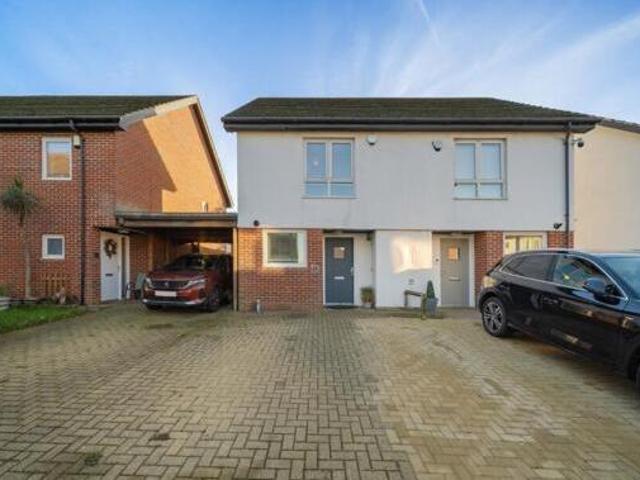 Nursery Grove, Gravesend, 2 Bedroom Semi detached