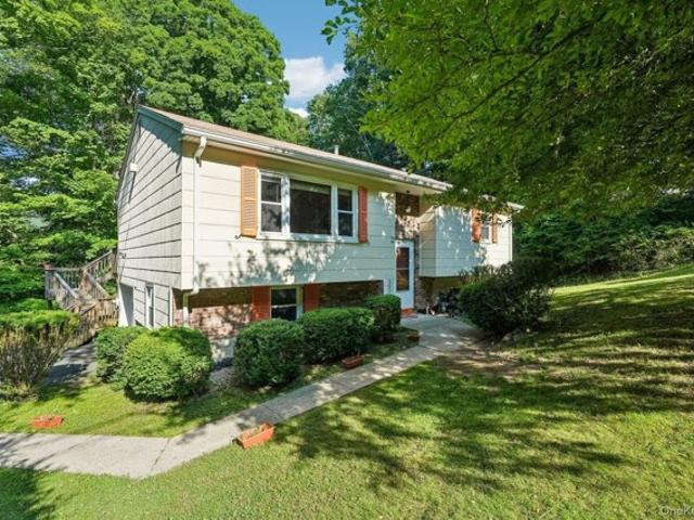 Nursery Rd, Tuxedo Park, Home For Sale