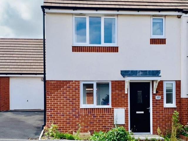 Nursery Road, Evesham, WR11 3 bed house to rent £1,295 pcm £299 pw