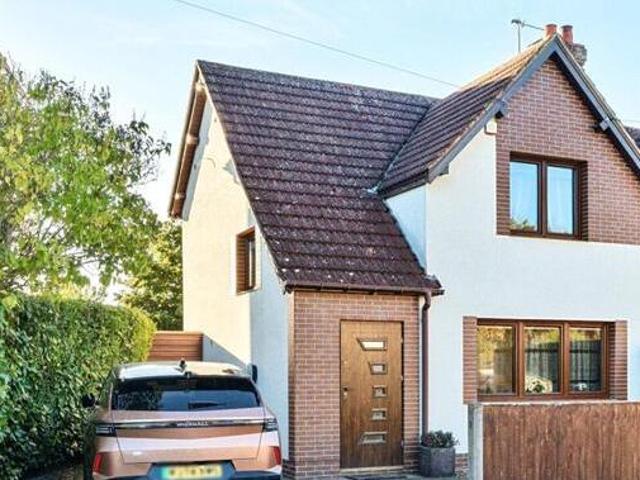 Nursery Road, Farncombe, 2 Bedroom Semi detached