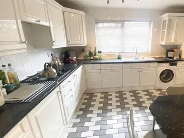 Nursery Road, London, N2 9RE, United Kingdom | 4 bed townhouse for rent #134814097 | Rentberry