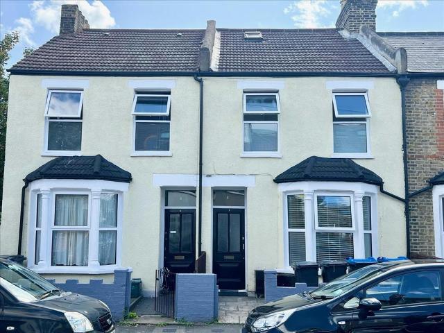 Nursery Road, Merton, Wimbledon. 2 bed maisonette to rent £2,000 pcm £462 pw