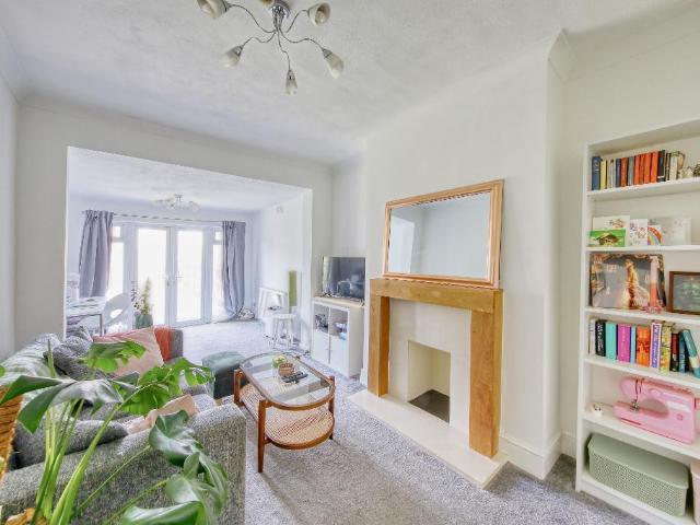Nursery Road, South Wimbledon, SW19 3BT 1 bed flat to rent £1,695 pcm £391 pw