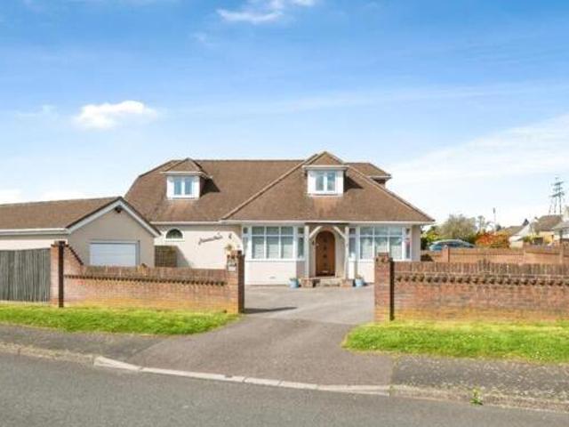Nursling, Upton Crescent, Southampton, 4 Bedroom Bungalow