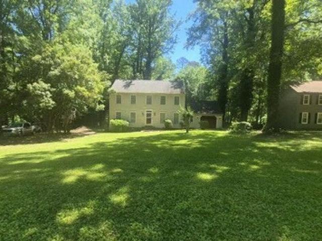 Nuttree Woods Dr