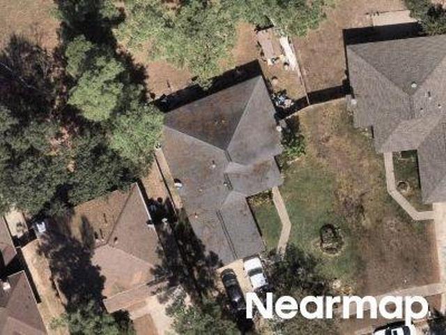 Nutwood Ln