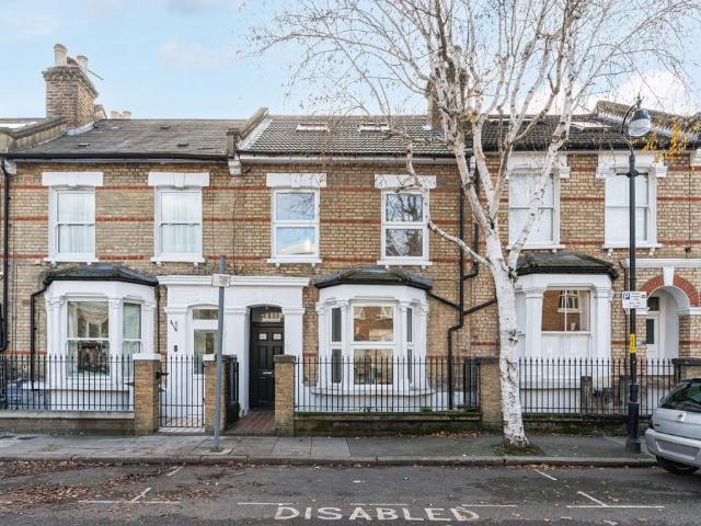 Nutbrook Street, Peckham Rye, London. 5 bed house to rent £4,000 pcm £923 pw