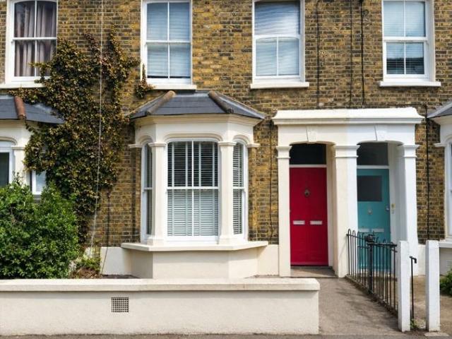 Nutcroft Road, Peckham, London SE15, 1 bed flat to rent, £1,750 pcm | PrimeLocation