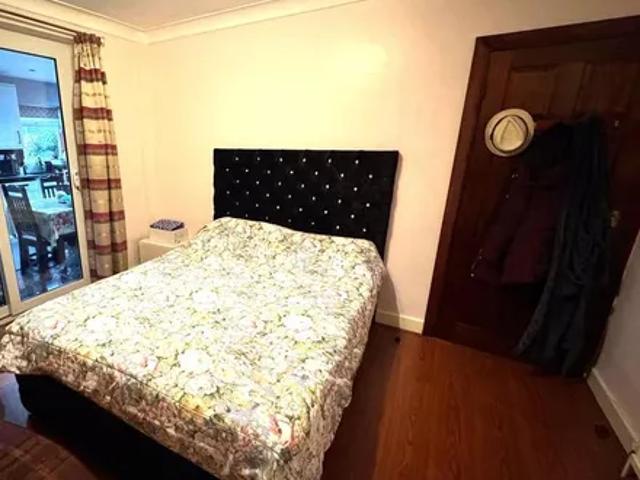 Nutfield Road, London, CR7 7DN, United Kingdom | Room for rent #139068992 | Rentberry