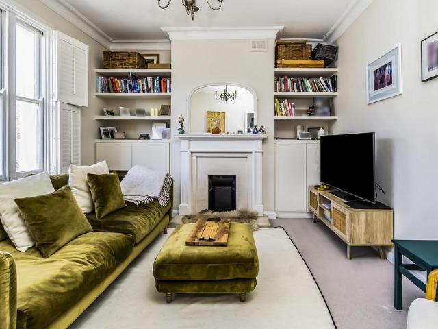 Nutfield Road, London, SE22 4 bed terraced house to rent £4,300 pcm £992 pw