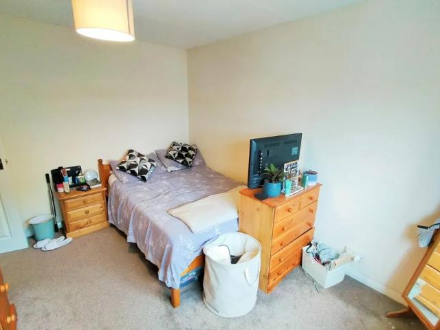 Nutleigh Grove, HITCHIN