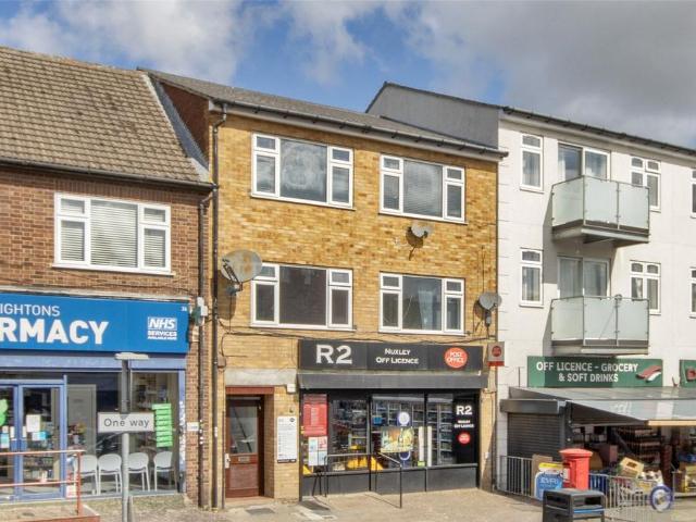 Nuxley Road, Belvedere, Kent, DA17 3 bed penthouse to rent £1,600 pcm £369 pw