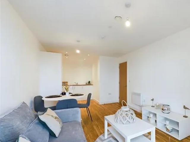 NV Building 2, 98 The Quays, Eccles, M50 3BD, United Kingdom | 2 bed apartment for rent #135184542 | Rentberry