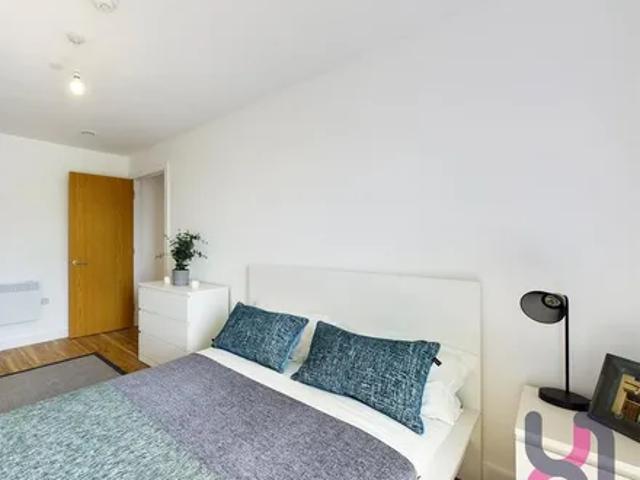 NV Building 2, 98 The Quays, Eccles, M50 3BD, United Kingdom | 2 bed apartment for rent #140397885 | Rentberry