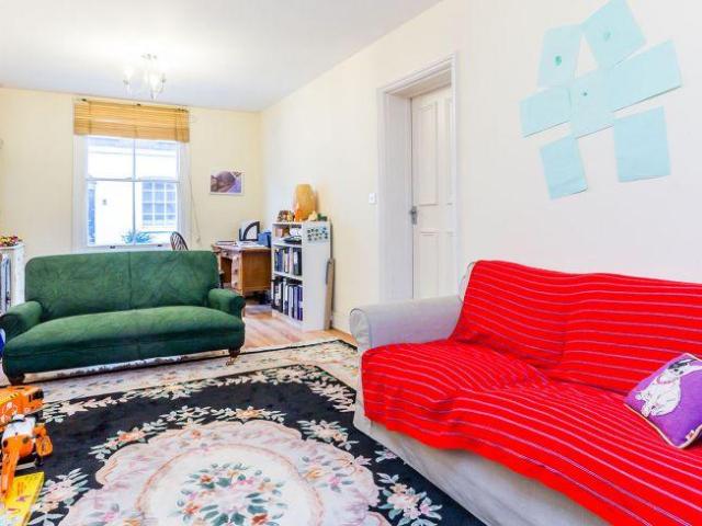 NW1 3 bed flat to rent £3,683 pcm £850 pw