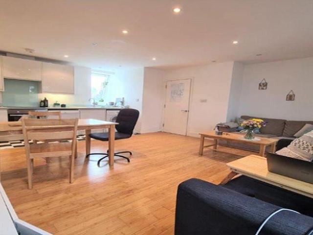 NW1 1 bed flat to rent £2,102 pcm £485 pw